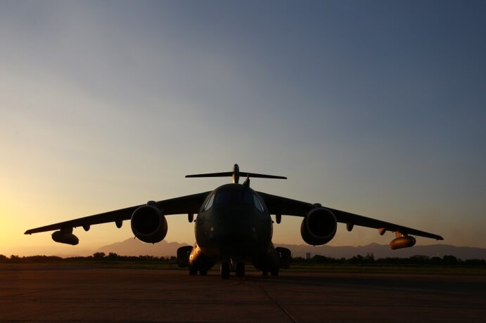 C-390 Millennium, da Embraer, estreia em evento na República Tcheca