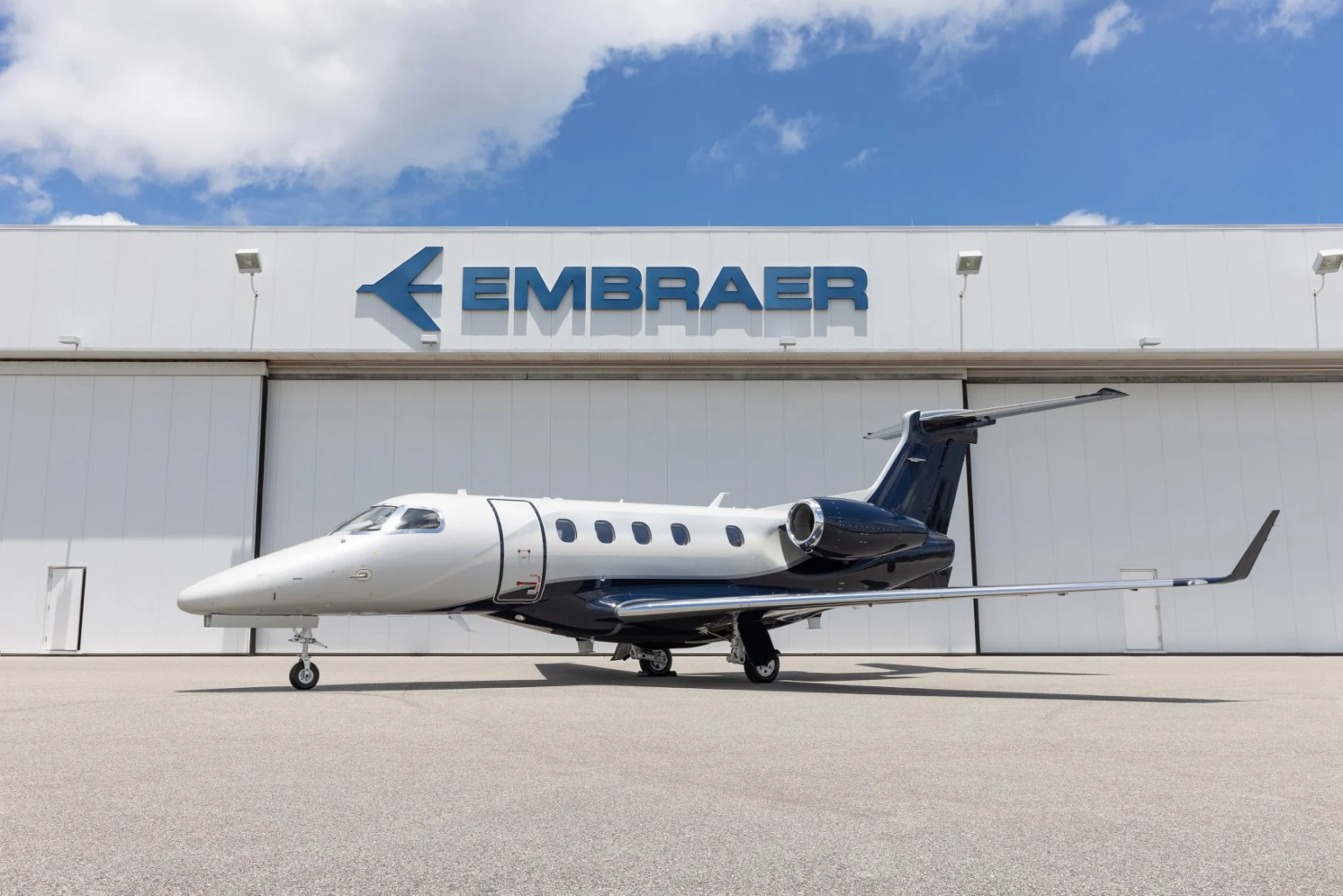 Embraer abre 300 vagas de estágio para o ciclo 2023