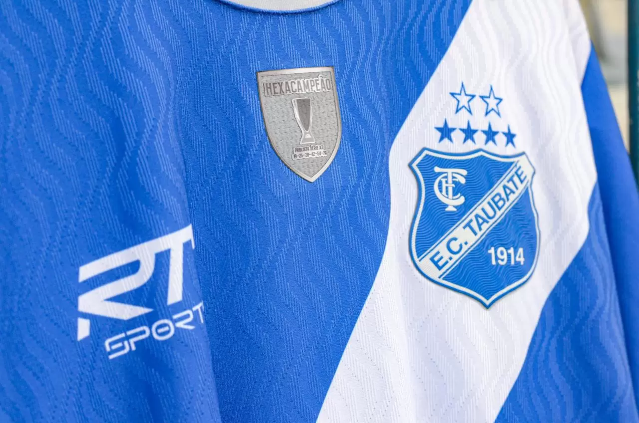 EC Taubaté lança camisa azul para temporada de 2023